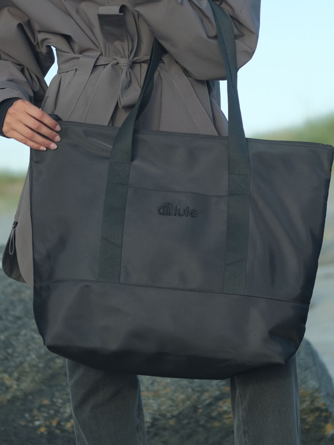 Lule Waterproof Zipped Shopper – Heart Of Lule