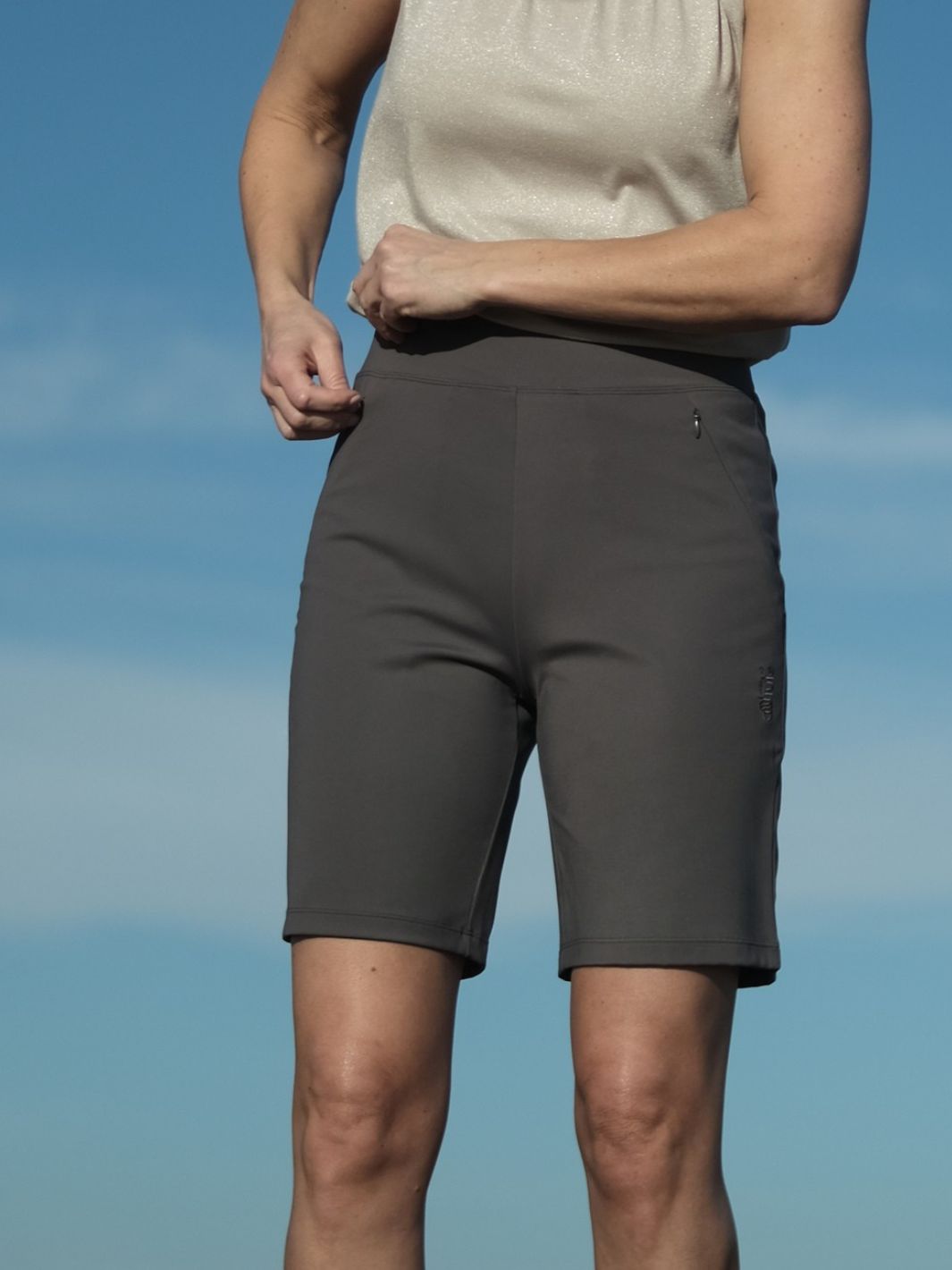 Classic Shorts Warm Stone – Heart Of Lule